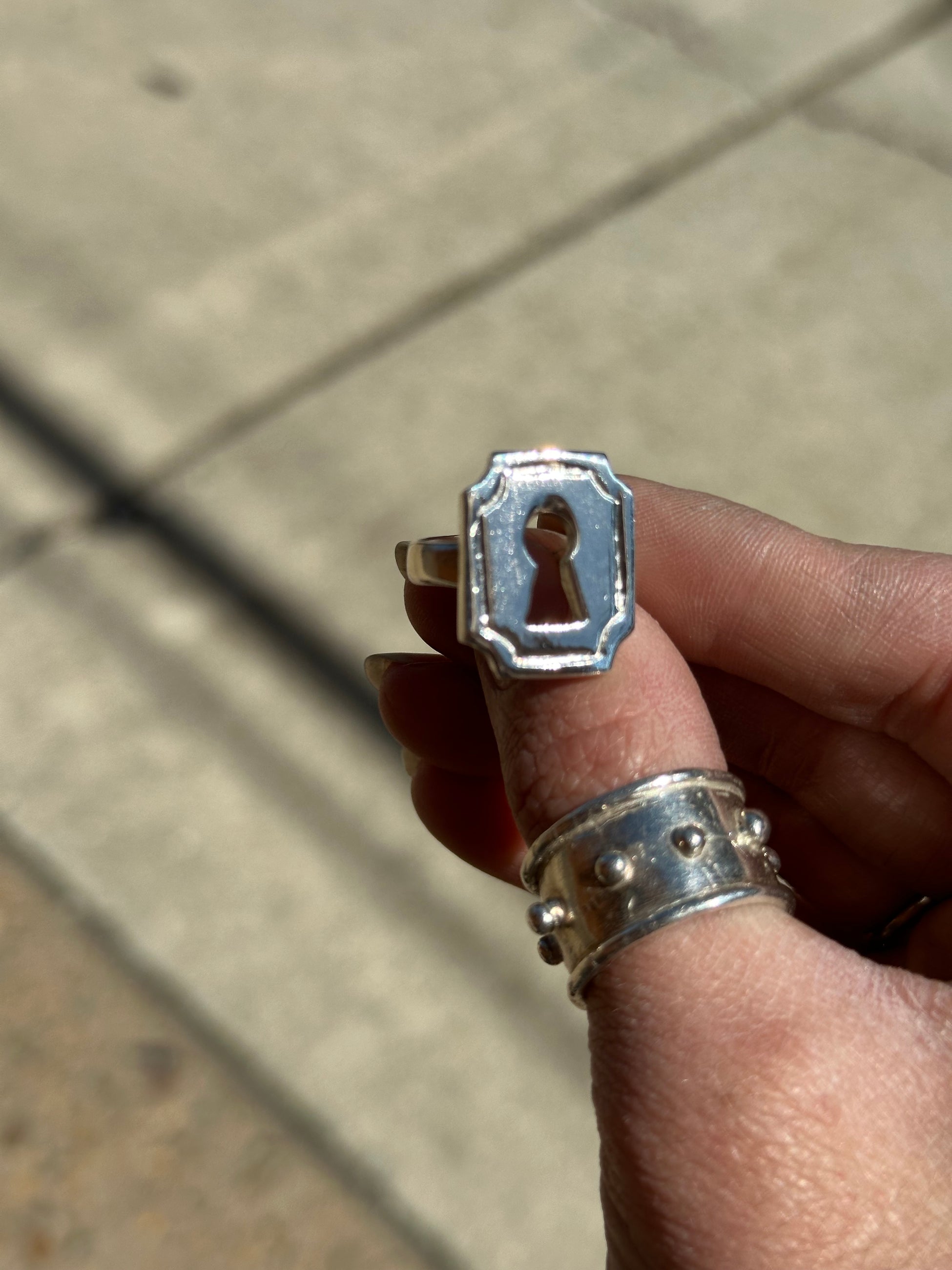 RINGS – Floating World